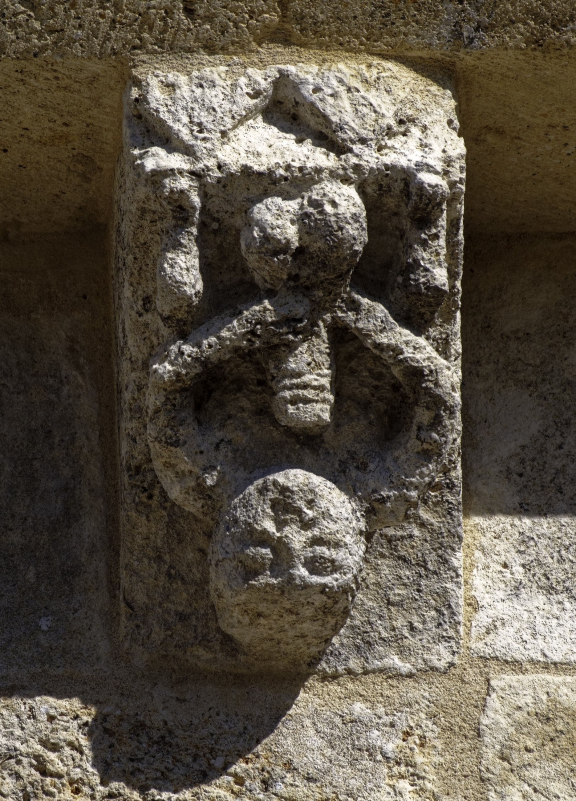 autofellation | Erotisme dans la sculpture romane du 12ème siècle ...