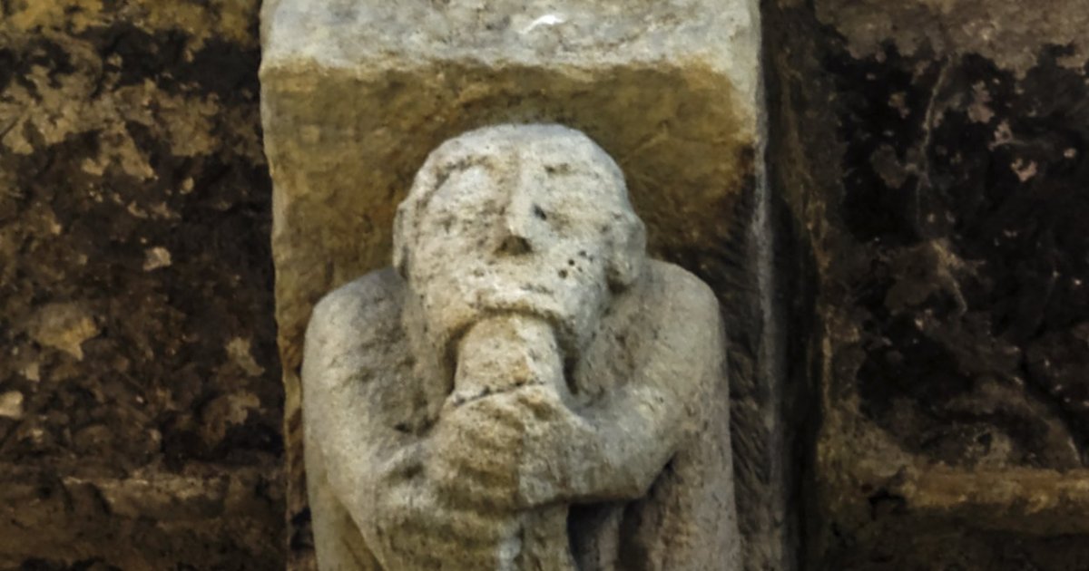 autofellation | Erotisme dans la sculpture romane du 12ème siècle ...