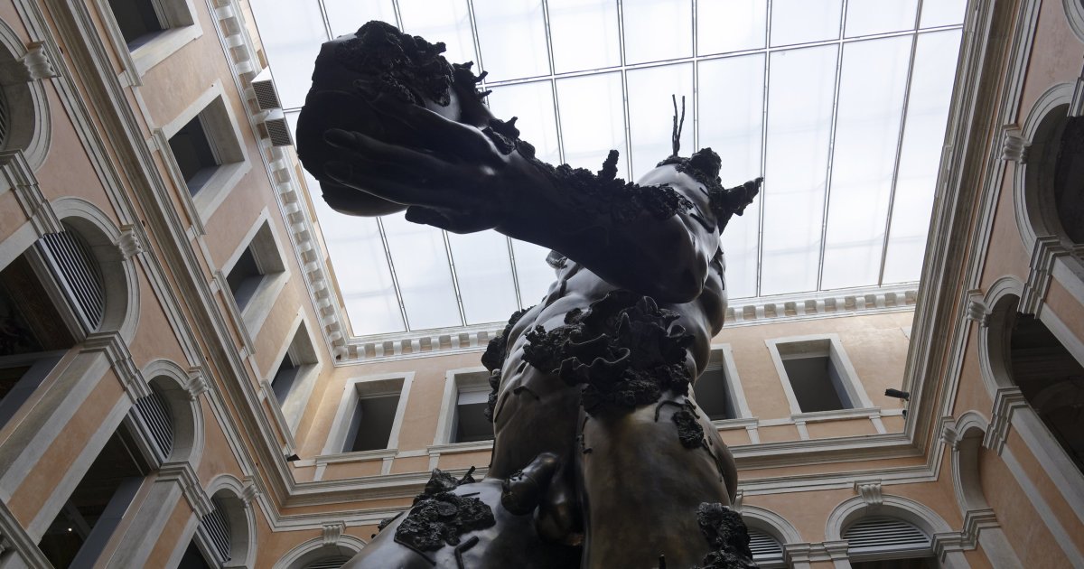 Demon with Bowl | Exposition Damien Hirst à Venise (2017) | Jean-Marie ...